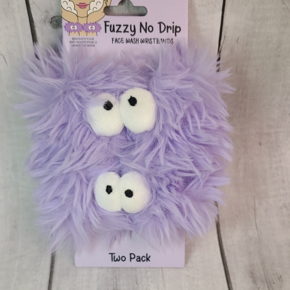 Lindo | Bath & Body | Lindo Purple Face Wash Wristbands Two Pack Nwt ...